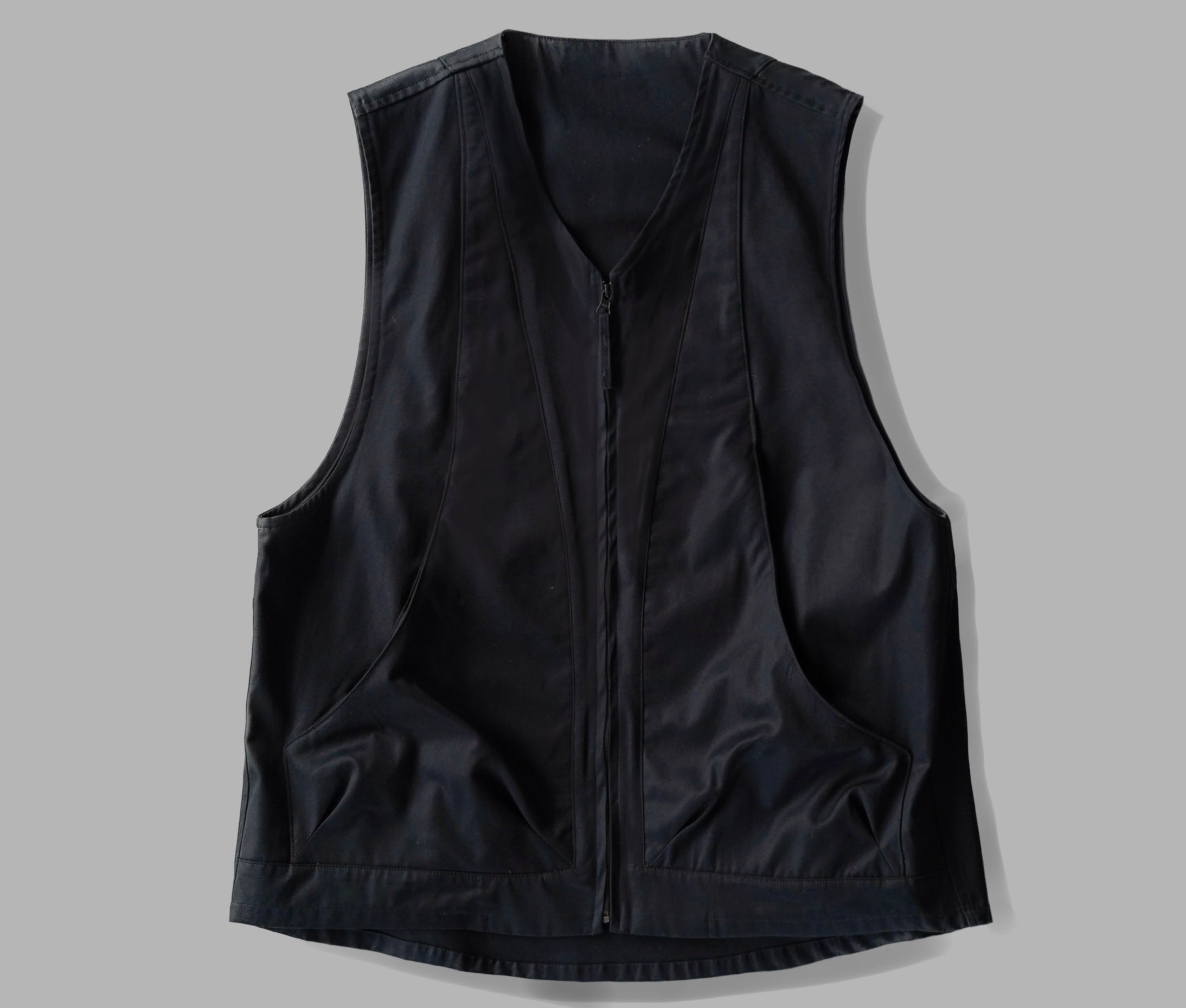 TECH CURVE VEST – RYO TAKASHIMA